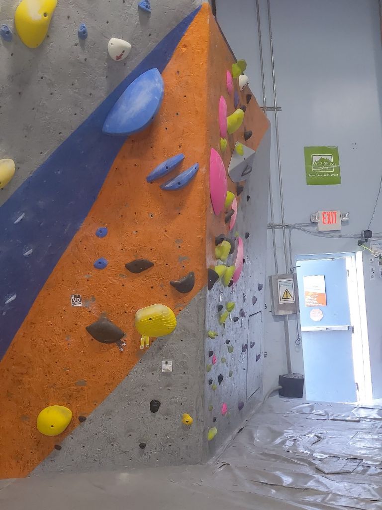 Black - V0 | Pebble Climbing | Pebble Climbing