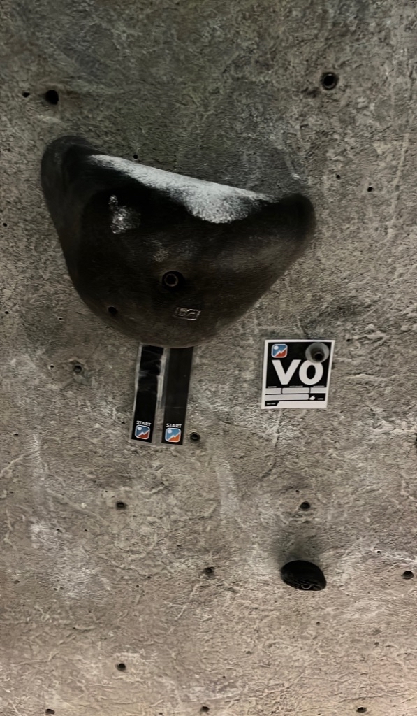 Black - V0 | Pebble Climbing | Pebble Climbing