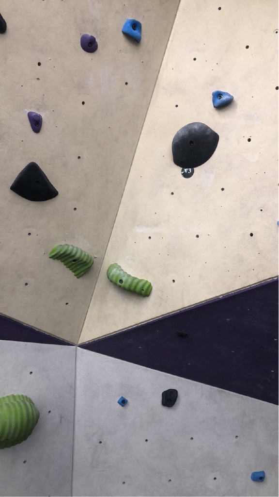 Black - V3 | Pebble Climbing | Pebble Climbing