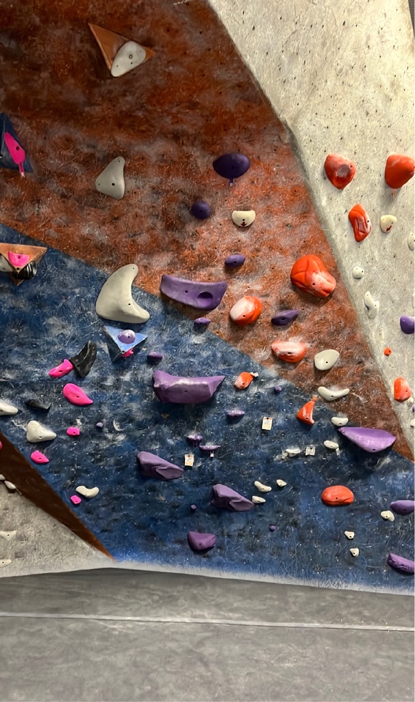 Purple - V2 | Pebble Climbing | Pebble Climbing