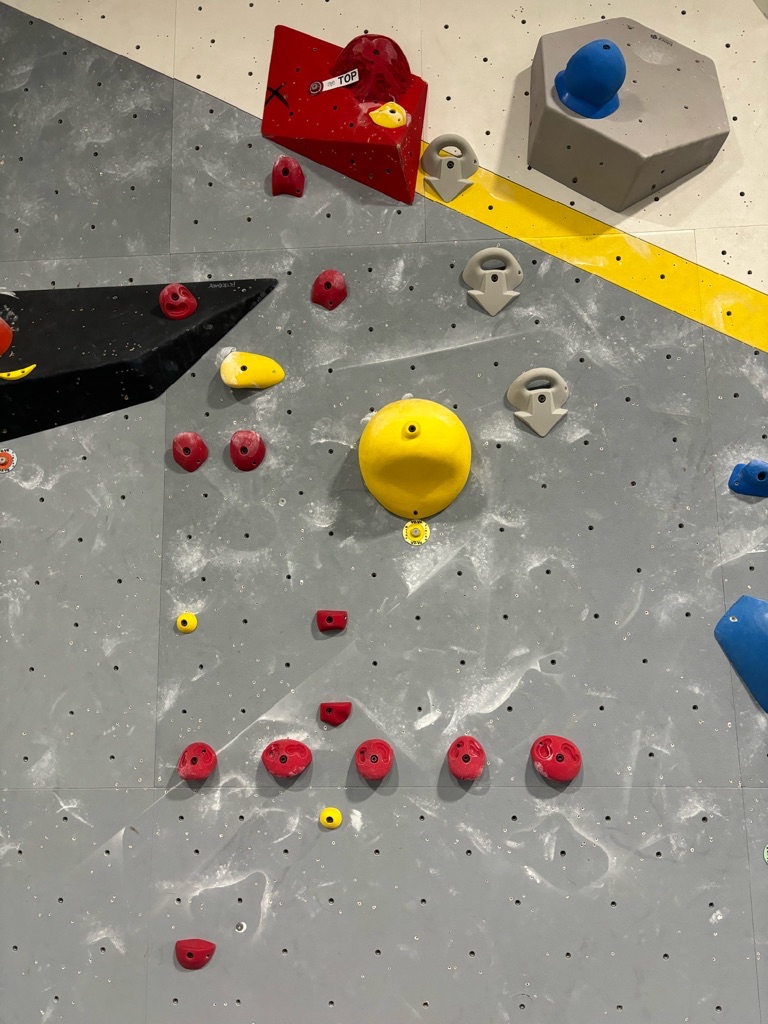 Red - V0-2 | Pebble Climbing | Pebble Climbing