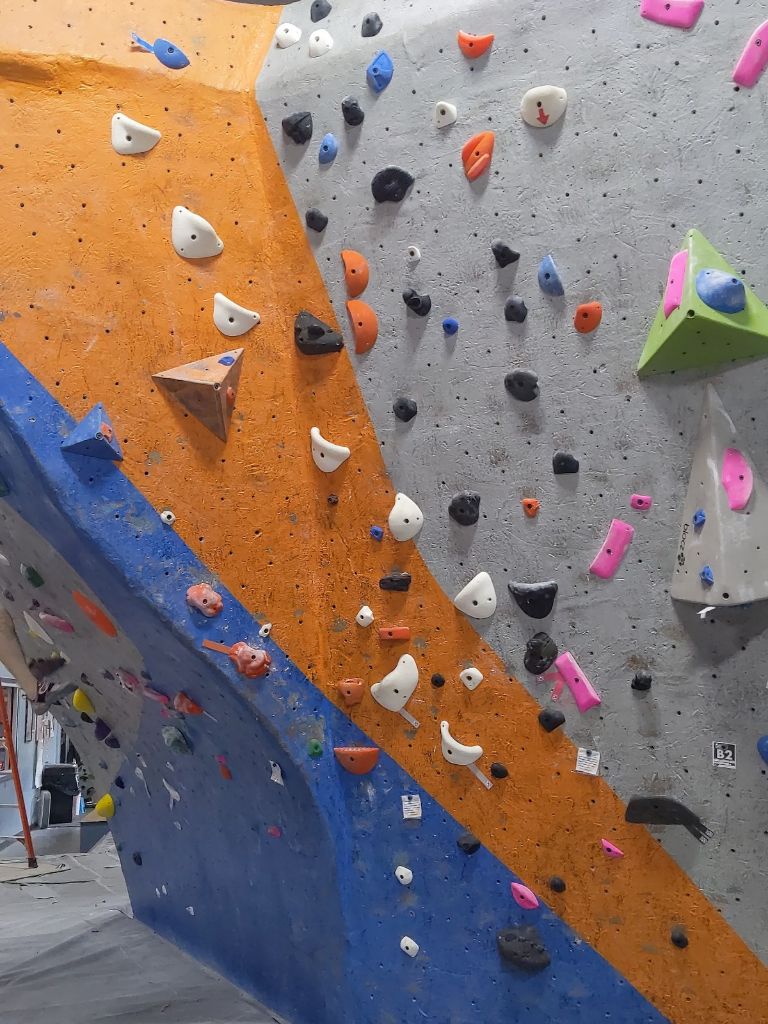 White - V0 | Pebble Climbing | Pebble Climbing