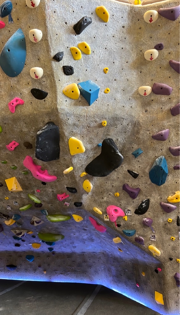 Yellow - V2 | Pebble Climbing | Pebble Climbing